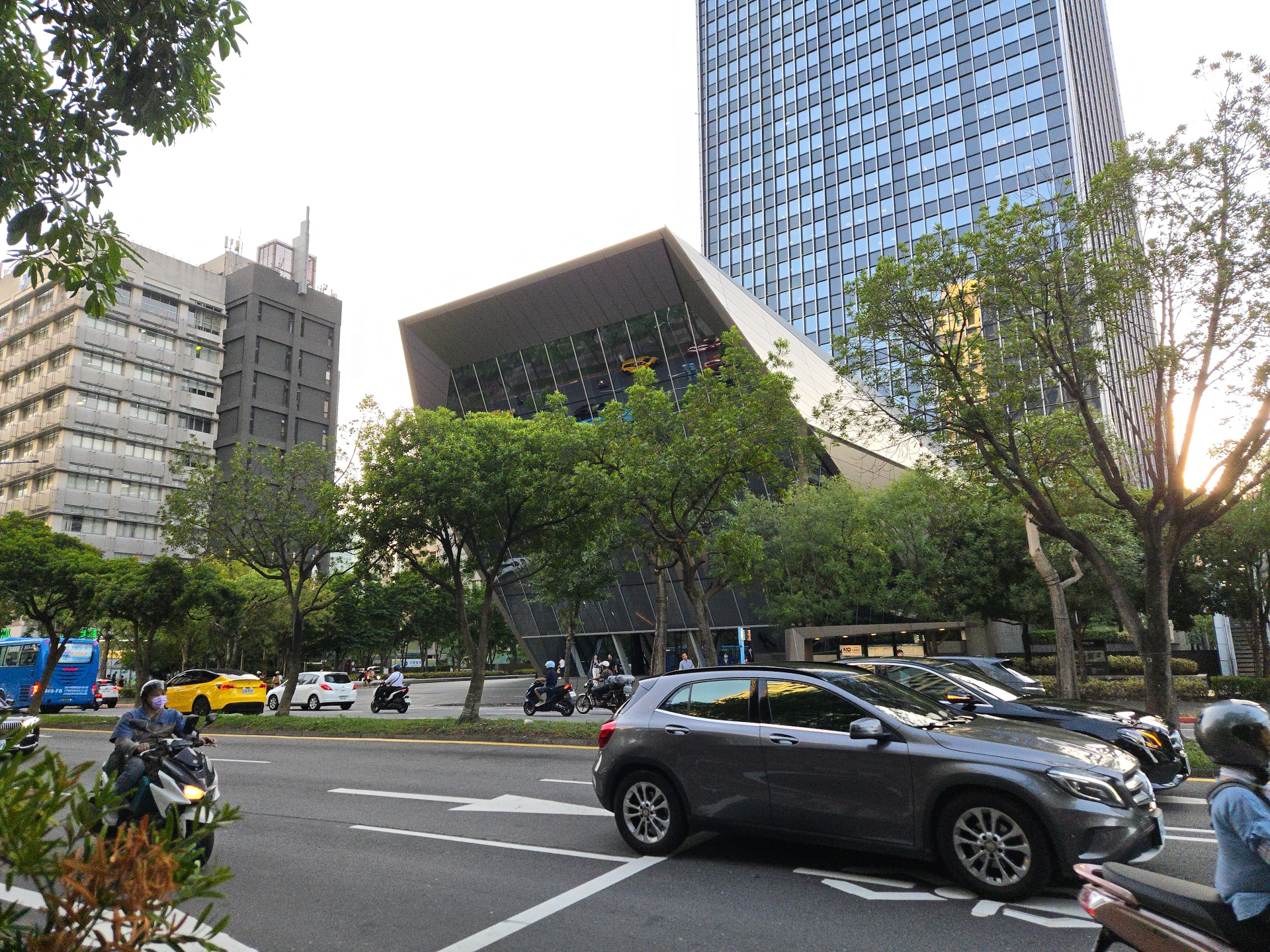 Exploring Xinyi District: The Modern Heart of Taipei – Taipei Mag